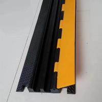 China Light Weight YGDQ-D1K Outdoor Rubber Speed Hump Traffic Wire Protector Cable Ramp for sale
