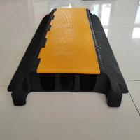 China Tolerable Weight 40t Rubber Cable Protector for 2 Channels Road Ramp Driveway Curb Ramp for sale
