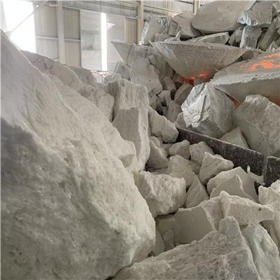 China Durable High Purity 99.5% Tilting Furnace Barmac Crushed White Corundum WFA for High Grade Refractories for sale
