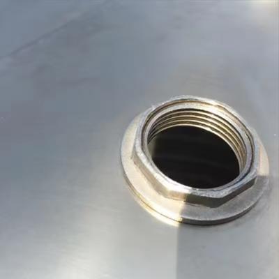 China Stainless Steel Drinking Water Storage Tank 1000L Insulated Cylindrical for Commercial Use for sale