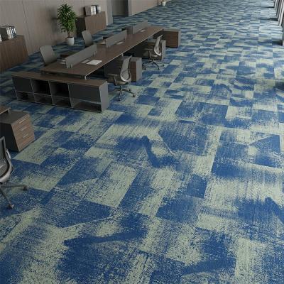China Warm Taupe Vertical Striped Carpet Tile Flame Retardant B1 Antibacterial Commercial Carpet Tile with High-Elasticity Bitumen Backing for sale