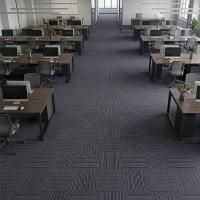 China Multi Stripe PP Carpet Tile 100x100 Industrial Carpet Squares Fireproof for sale
