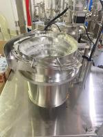 China Automatic Syringe Filling Machine 220V 1800-2100 p/h for Cosmetic Veterinary Use Plastic Syringes Filler for sale
