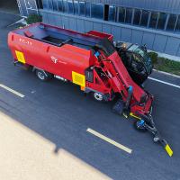 China UHAND 12 m3 Capacity Automated Feed Collection Vehicle with Precise Weighing ±2kg and Dual-Function Collection & Re-spreading for Dairy & Cattle Farms for sale
