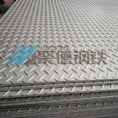 China 304 Stainless Steel Chequered Plate 0.3mm to 3.0mm Thickness Anti-Slip Wear Resistant Patterned Sheet for sale