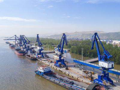 China Ship Unloading Portal Harbor Crane Container Terminal Crane Custom for sale