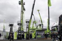 China 1T-500T Truck Crane Truck Mounted Hydraulic Crane Customized for sale