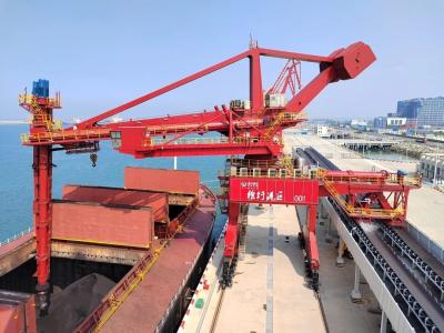 China Bulk Cargo Ship Unloader Crane Harbour Mobile Cranes 35 Ton 40 Ton 50 Ton for sale
