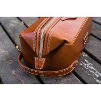 China Manufacturers Supply Top Layer Cowhide Vintage Tree Paste Leather High-End Toiletry Storage Bag Large Capacity Cosmetic Bag DOPP KIT for sale