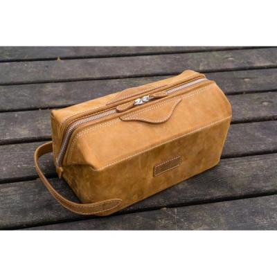 China Toiletry Bag, Factory Supply First Layer Cowhide Crazy Horse Leather Cosmetic Storage Bag High-End Toiletry Bag Leather DOPP KIT for sale