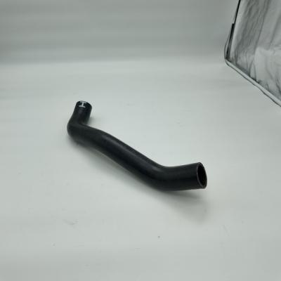 China 16572-66030 Lower Radiator Hose for Toyota Land Cruiser FZJ100 1998-2008 4.5L for sale
