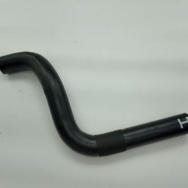 China 16571-0P320 Upper Radiator Hose for Toyota Highlander GSU55 2016-2022 3.5L for sale