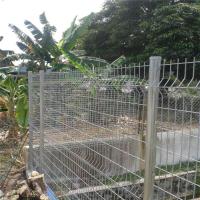China 4mm Wire Galvanized Prism Welded V Mesh Fencing Panels 600-3000mm Height with 50×200mm Mesh for sale