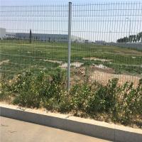 China 3D Series Galvanized Mesh Fencing 3-6mm Wire Thickness 600-3000mm Height with V-Shaped Reinforcement for sale
