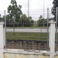 China Triangular Bending Wire Mesh Fence 3-6mm Wire Thickness 600-3000mm Height Galvanized Steel Construction for sale