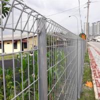 China 2.4m Galvanized BRC Fencing System with 5-6mm Wire Diameter and Multiple Coating Options for sale