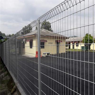 China BRC Roll Top and Bottom Welded Security Fence with 5-6mm Wire Diameter and 2400mm Panel Length Options for sale