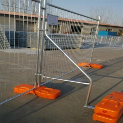China Temporary Welded Wire Fence Panel 1800-2100mm Height with 3-4mm Wire Diameter for Construction Sites for sale
