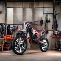 China 250cc Off-Road 4-Stroke Gasoline Motocross Dirt Bike with Electric Start and Disc Brake for sale