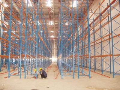 China Double – Deep Selective Very Narrow Aisle Racking For Industrial Storage for sale