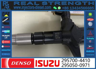 China Truck Engine Parts Common Rail Diesel Fuel Injector 295700-4410 8-98399618-0 2957004410 8983996180 for sale