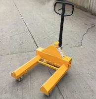 China 2000 Kg 2 Tons Manual Hand Pallet Truck For Handling And Transporting Cylindrical Loads for sale