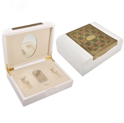 China Custom Laser Engraved Perfume Wooden Box with Velvet Lining - 95% Material Utilization & 0.5% Defect Rate for sale