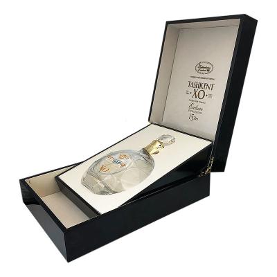 China Luxury Handmade Wooden Champagne Bottle Box with Display Tray 750ml for sale