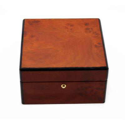 China Custom Solid Wood Watch Case with PU Pillow - High Gloss Lacquer Finish, Adjustable Storage for Luxury Timepieces for sale