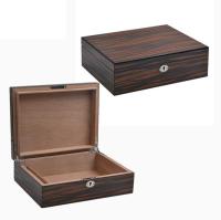 China Custom Spanish Cedar Wood Cigar Humidor Box 50-100 Capacity Natural Color for sale