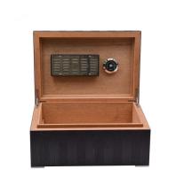 China Spanish Cedar Cigar Tobacco Box 20 Cigars Capacity With Humidity Control for sale