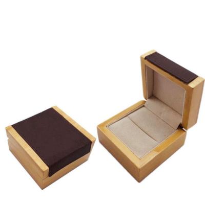 China Custom Wooden Ring Box with Magnetic Lid - CE Certified Luxury Jewelry Keepsake Box with Velvet Lining and Custom Dimensions for sale