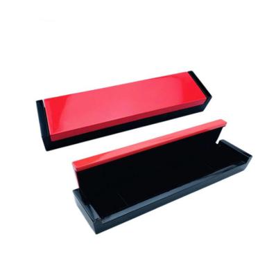 China Custom Wooden Long Chain Jewelry Bracelet Box High Gloss Lacquer 20cm Storage Case for sale