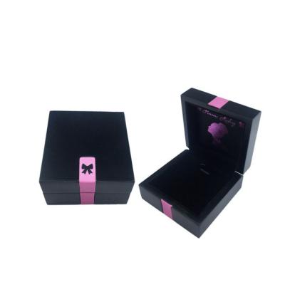 China Matt Lacquer Custom Wooden Ring Box 12x8x4cm For Wedding Proposal for sale