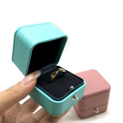 China Custom Gold Stamping Luxury Ring Box with PU Leather and OEKO-TEX Certified Velvet Lining for Jewelry Packaging for sale