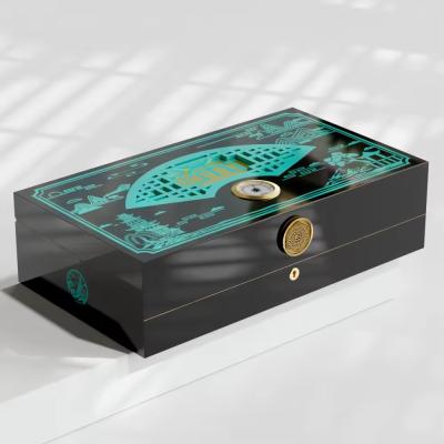 China Vintage Handmade Cedar Cigar Humidor Box 50 Capacity with Humidifier and Hygrometer for sale