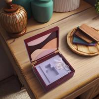 China Custom Luxury Gloss Lacquered MDF Wooden Perfume Box with Customizable Interior for Gifts for sale