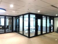 China 10mm Movable Glass Partition Walls with Aluminum Frame - Customizable Office Dividers for Commercial Spaces for sale