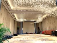 China Aluminum Frame Banquet Partition Walls - 4m Height, 45dB Soundproof, B1 Fireproof Operable Wall Panels for sale