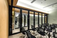 China Movable Glass Partition Walls - 10mm Tempered Glass with Customizable Height & Width for Office Space Division for sale