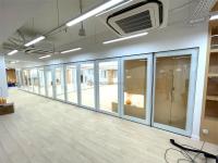 China Movable Glass Partition Walls with 10mm Thickness - Customizable Aluminum Frame Soundproof Room Dividers for sale
