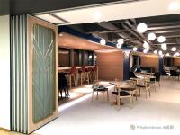 China Folding Partition Wall 2000-6000mm Height Range with 55dB Soundproofing - Customizable Aluminum Room Divider for Restaurants and Offices for sale