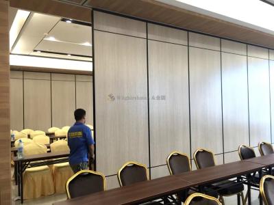 China 85mm Demountable Partition Wall with 35-45dB Sound Insulation - Mobile Folding Wall System for sale