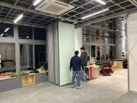 China Movable Glass Partition Walls with 85mm Thick Glass and Aluminum Frame - Customizable Office Dividers for sale