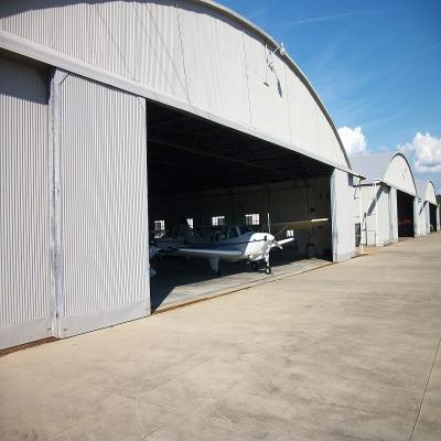 China Customizable Design Aircraft Hangar with Optional Thermal and Acoustic Insulation and Prefabricated Assembly for sale