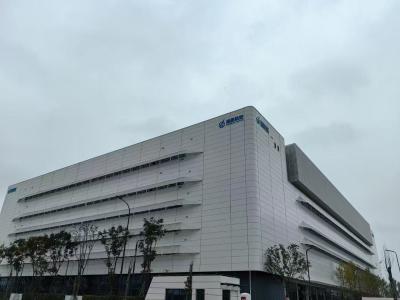 China Earthquake Resistant 7-9 Grade Steel Structure Warehouse with Solid H-shape Steel Beam and Aluminum Alloy Double Glass Windows for sale