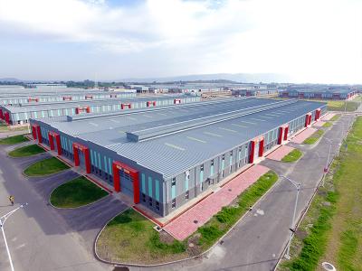 China Prefabricated Steel Structure Warehouse with Corrosion Resistance, Customizable Span 10-30 Meters, and Low Maintenance for sale