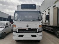 China Customized 50000 HOWO LHD day old chick transported truck for Africa10T HOWO brand livestock poultry baby birds van tru for sale