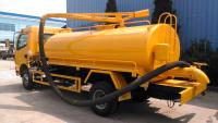 China 120hp DONGFENG 4*2 Vacuum Suction Truck 5 ton fecal suction truck for sale, good price Vacuum tanker vehicle for sale for sale