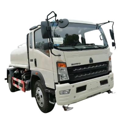 China SINO TRUK HOWO 4*2 light duty 5cbm Bulk oil petrol tanker vehicle for sale, Good quality HOWO oil refueler vehicle for sale